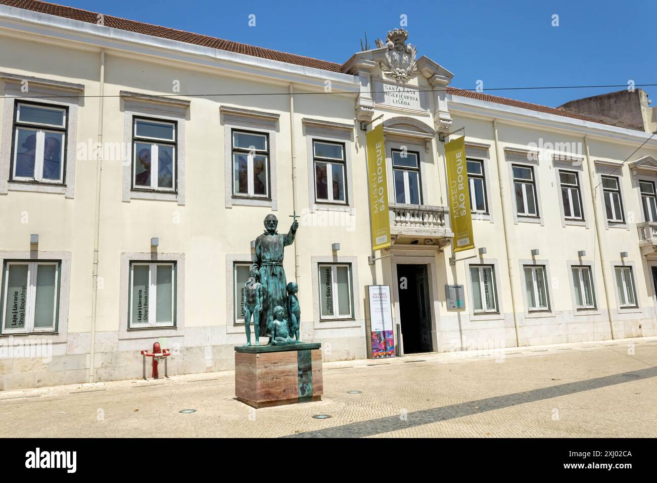 Museu de São Roque and a statue of Padre António Vieira, Lisbon Stock ...