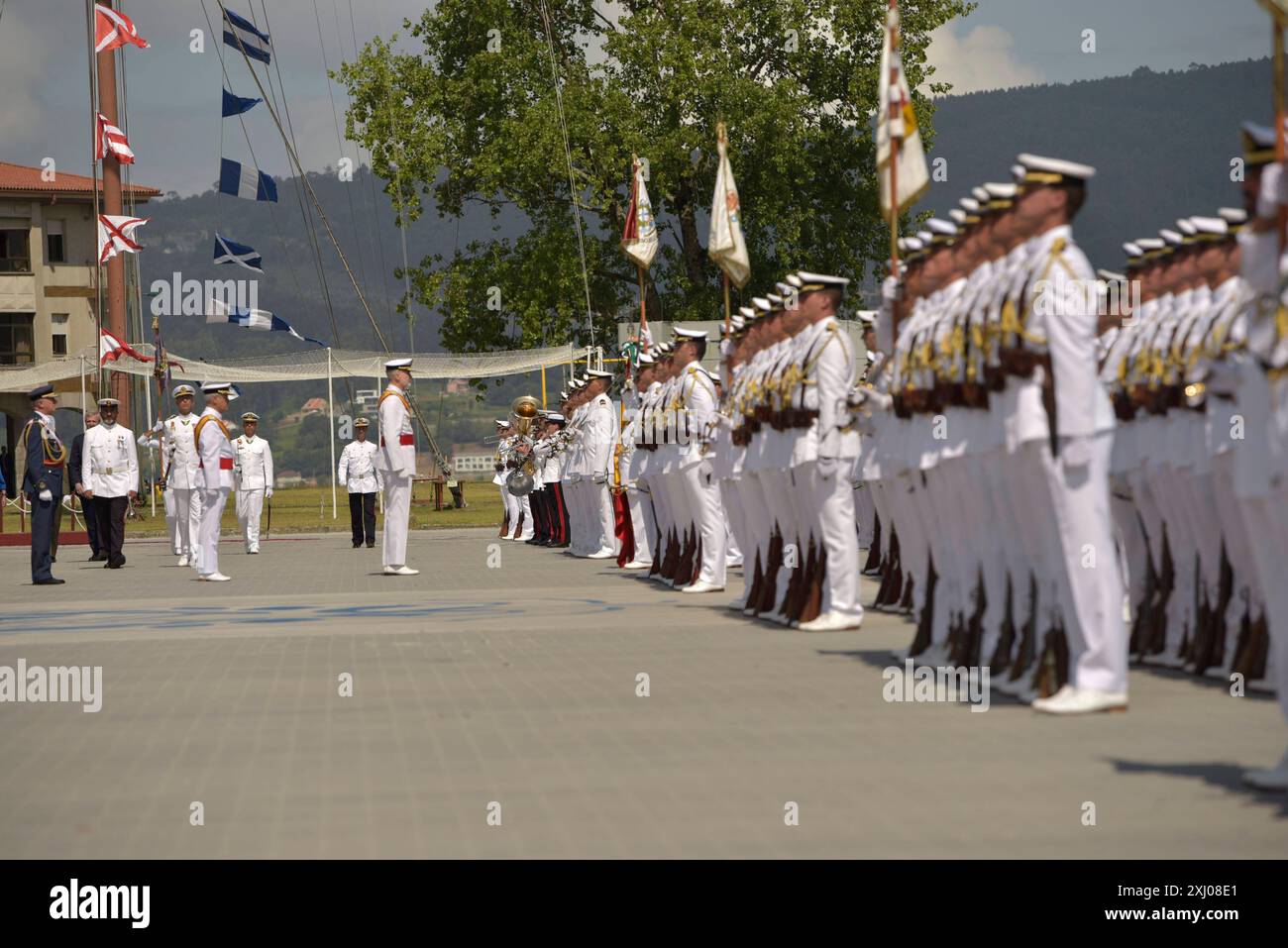 Marin, Pontevedra, Spain. El Rey Felipe VI acompa;ado de la princesa e Asturias, Leonor y la ...