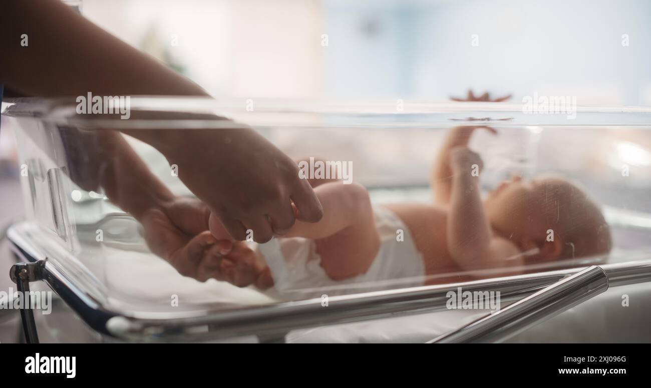 Baby newborn hospital identification hi-res stock photography and ...