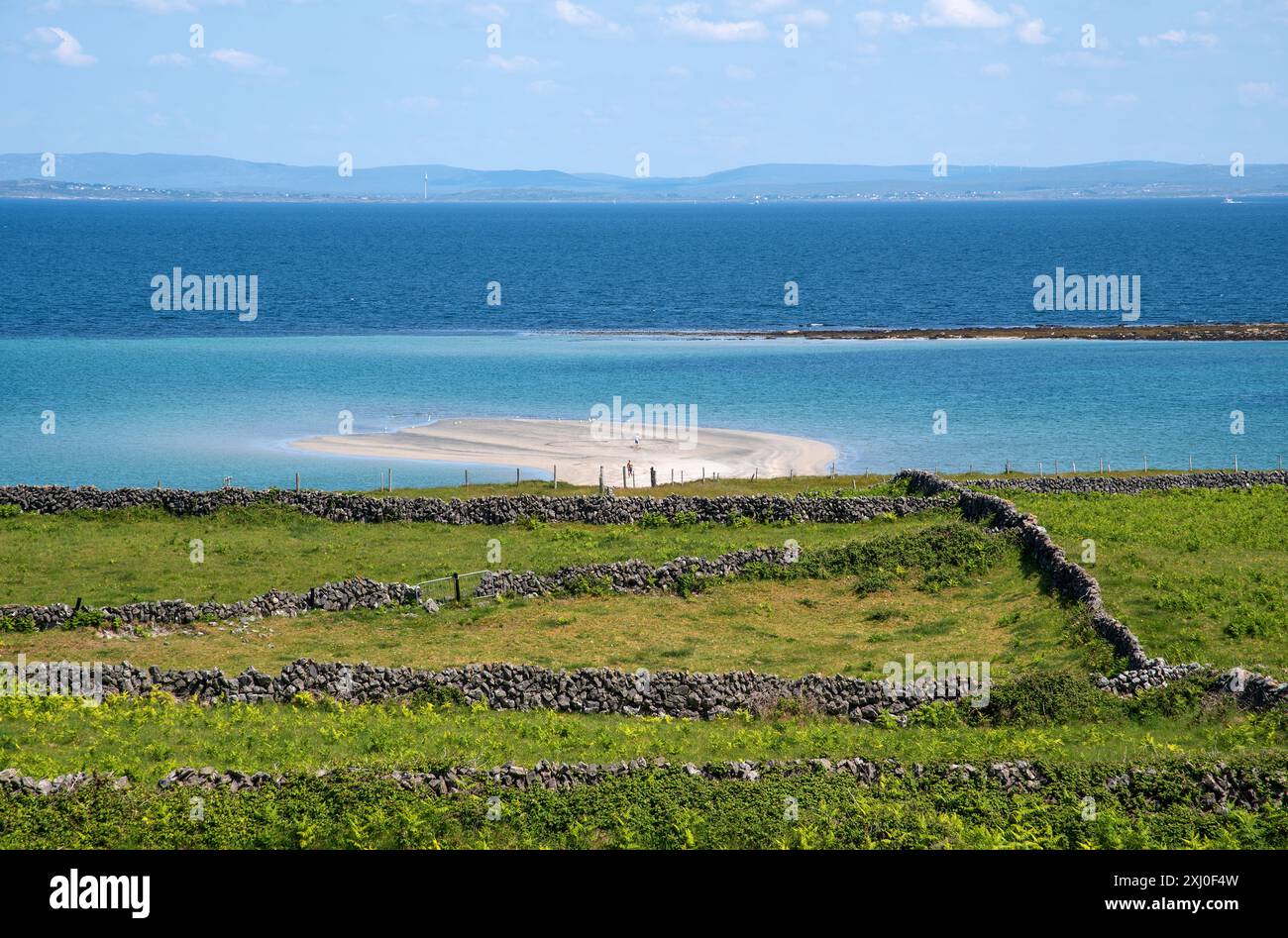 Tra mor beach ireland hi-res stock photography and images - Alamy