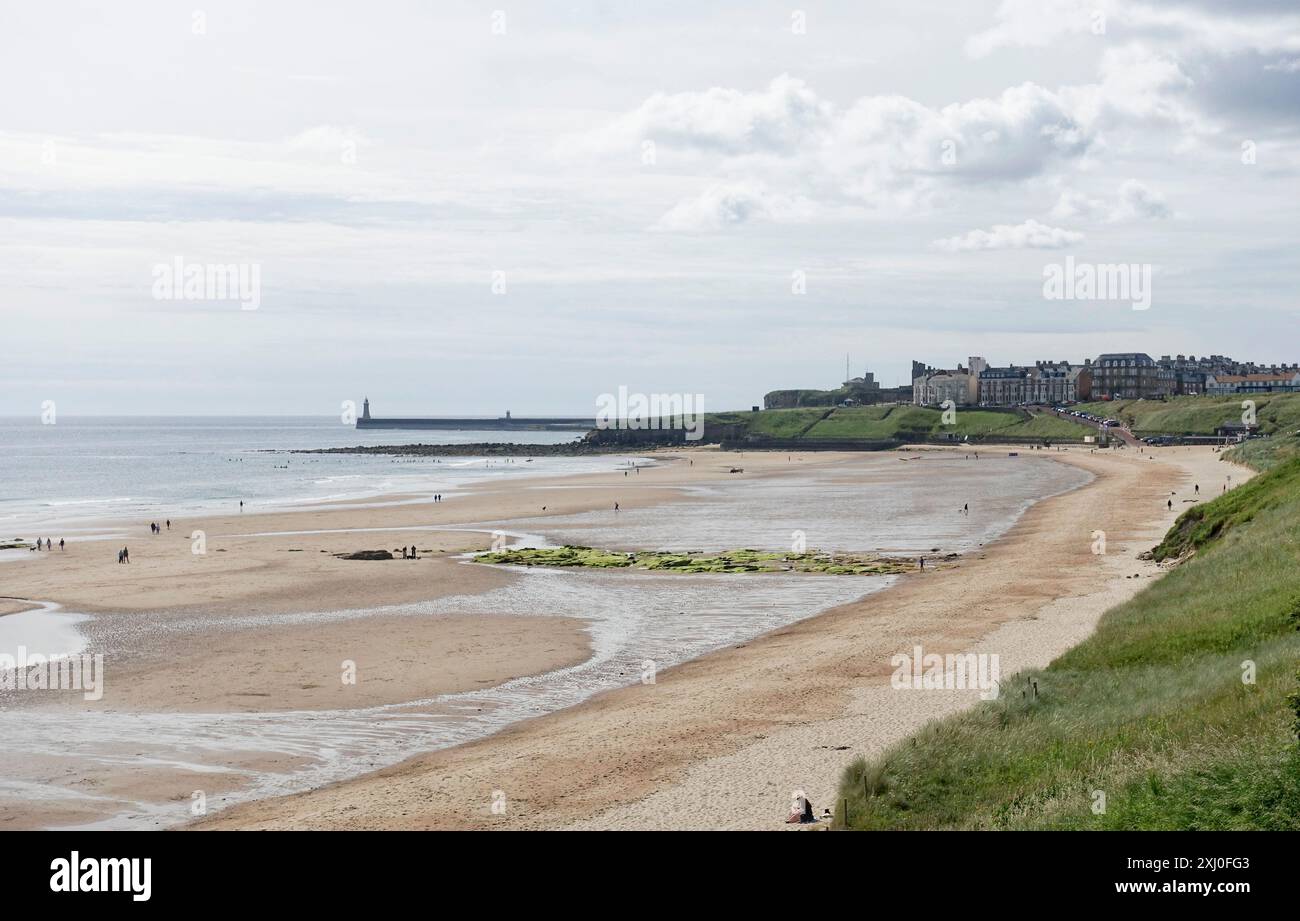 Longsands beach tynemouth hi-res stock photography and images - Alamy