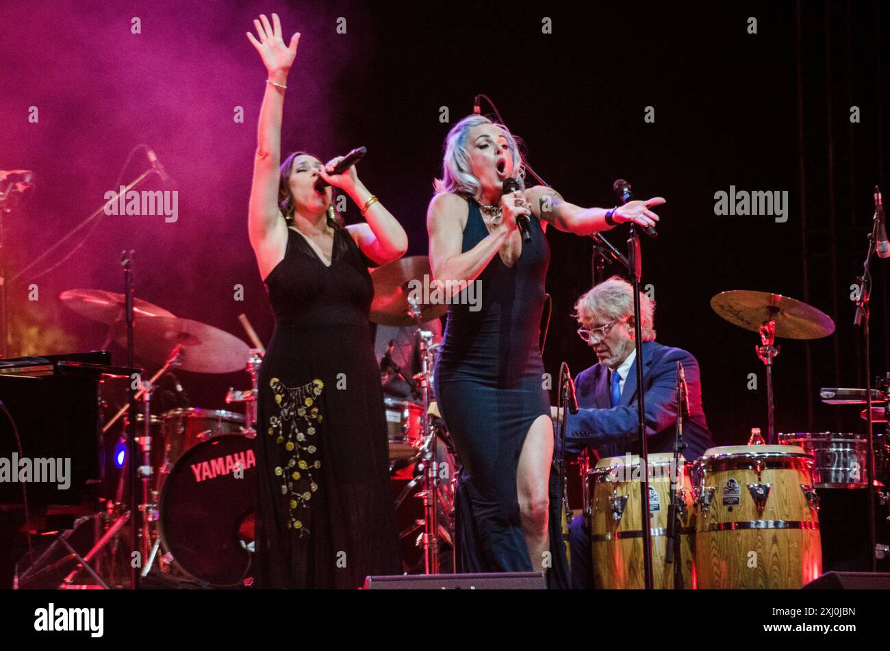 China Forbes and Storm Large of Pink Martini performing at Rockwave ...