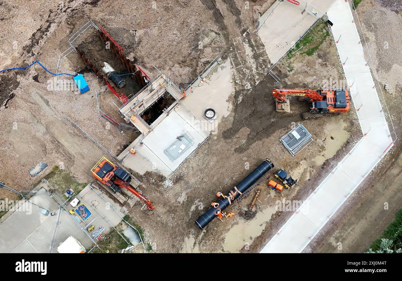 Work continues on the construction by Southern Water of a new 1km ...