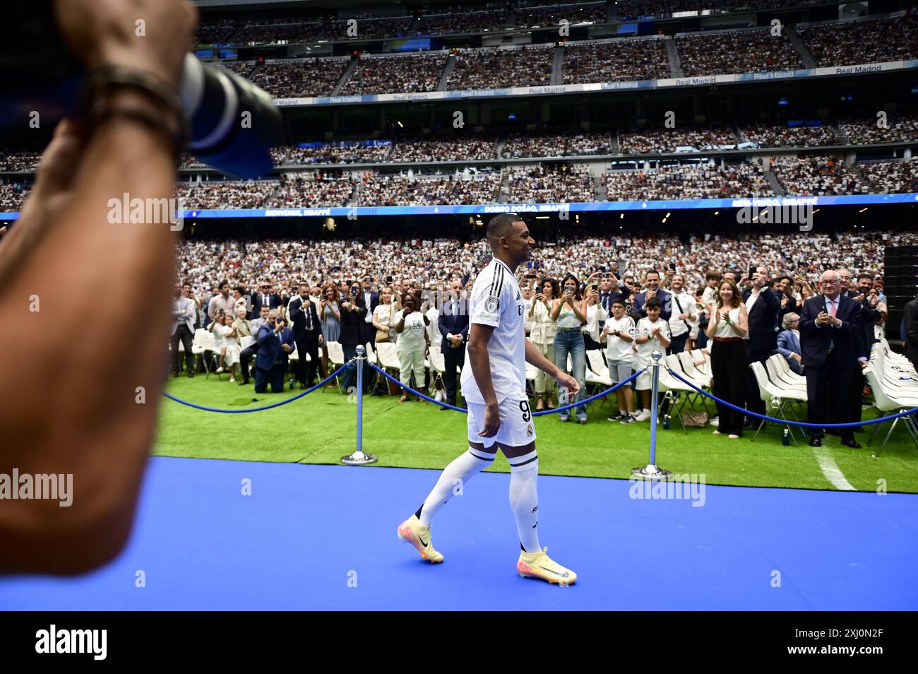 Kylian mbappe real madrid presentation hi-res stock photography and ...
