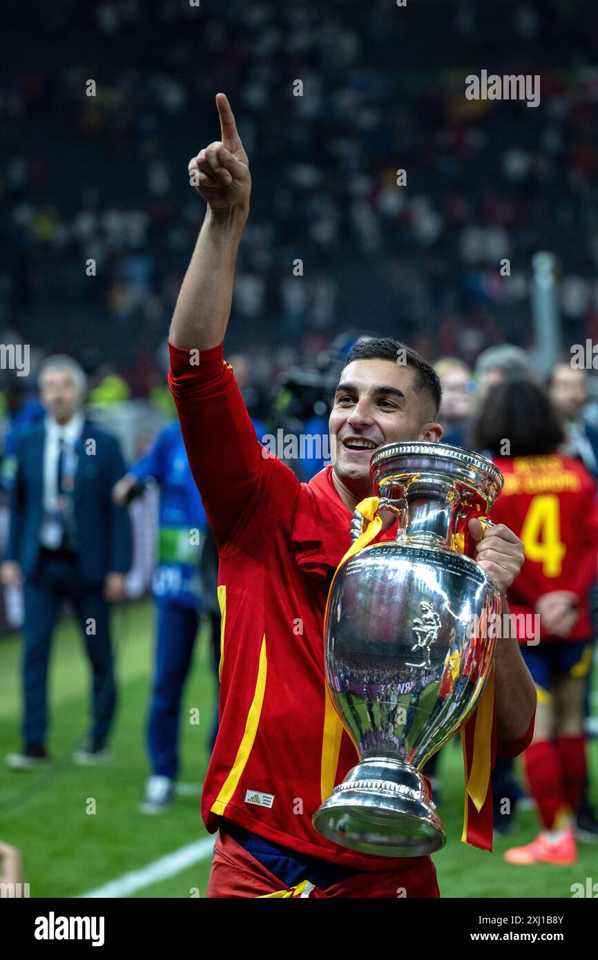 BERLIN, GERMANY - JULY 14: Ferran Torres celebrates with the trophy ...