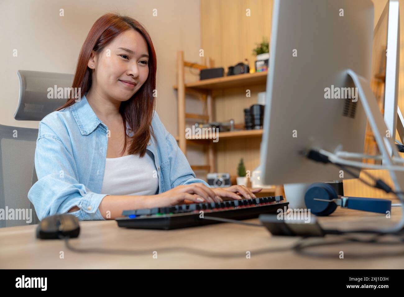 Woman digitized pen using hi-res stock photography and images - Alamy
