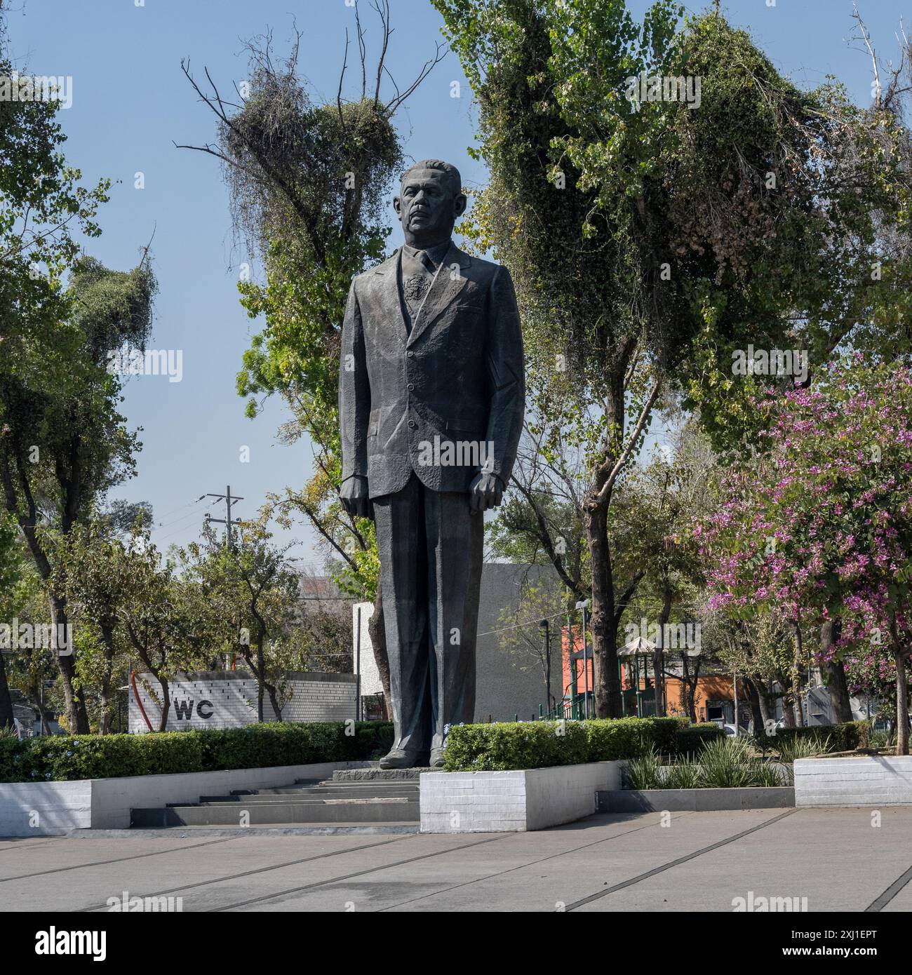 Memorial statue in Cuauhtémoc, Mexico City, Mexico Stock Photo - Alamy