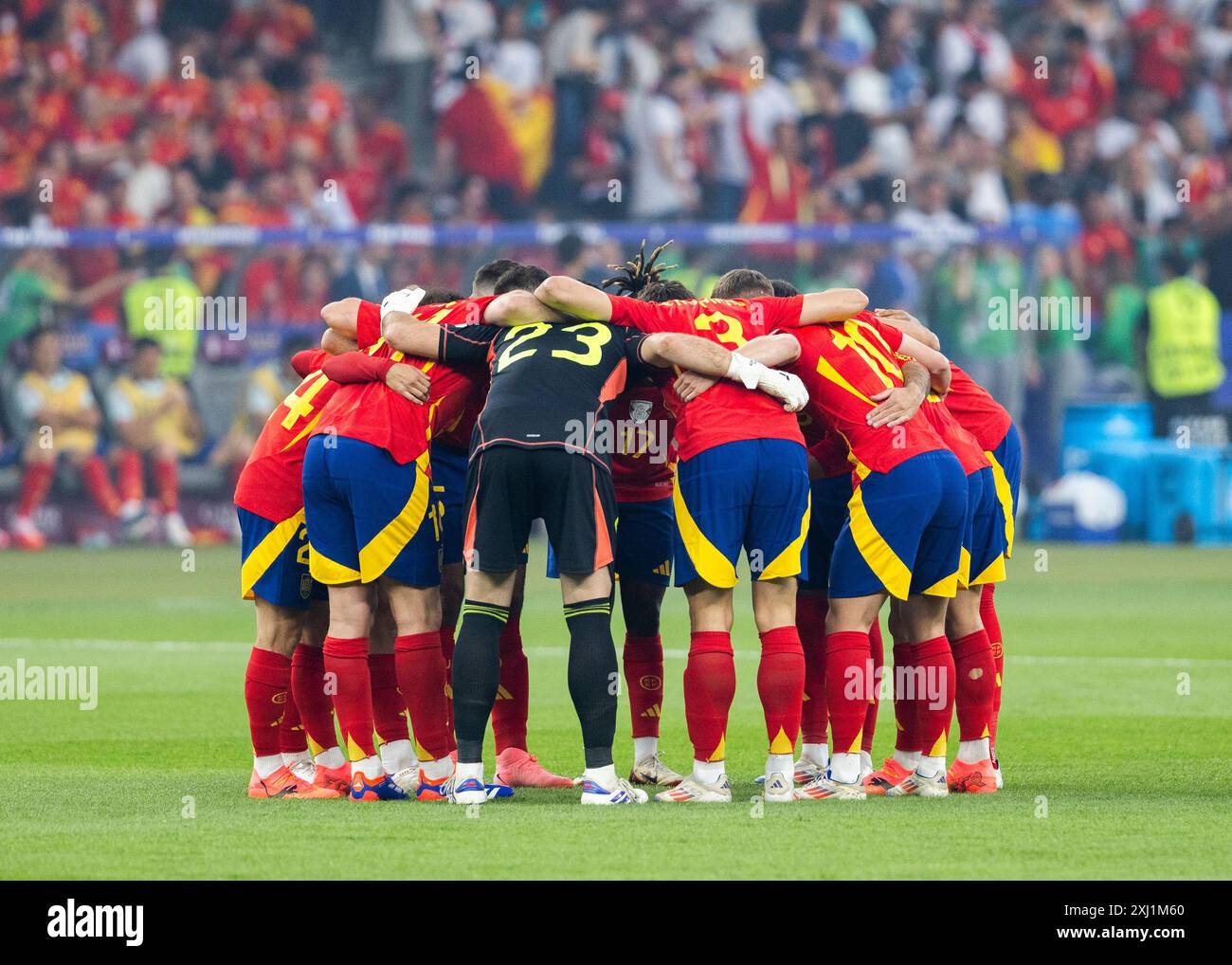 Berlin, Olympiastadion, 14.07.2024: Spanish team stand together prior ...