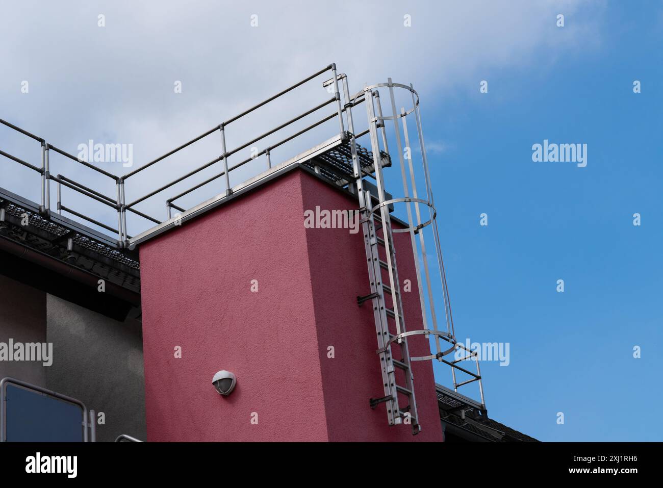 Fire escape ladder hi-res stock photography and images - Alamy