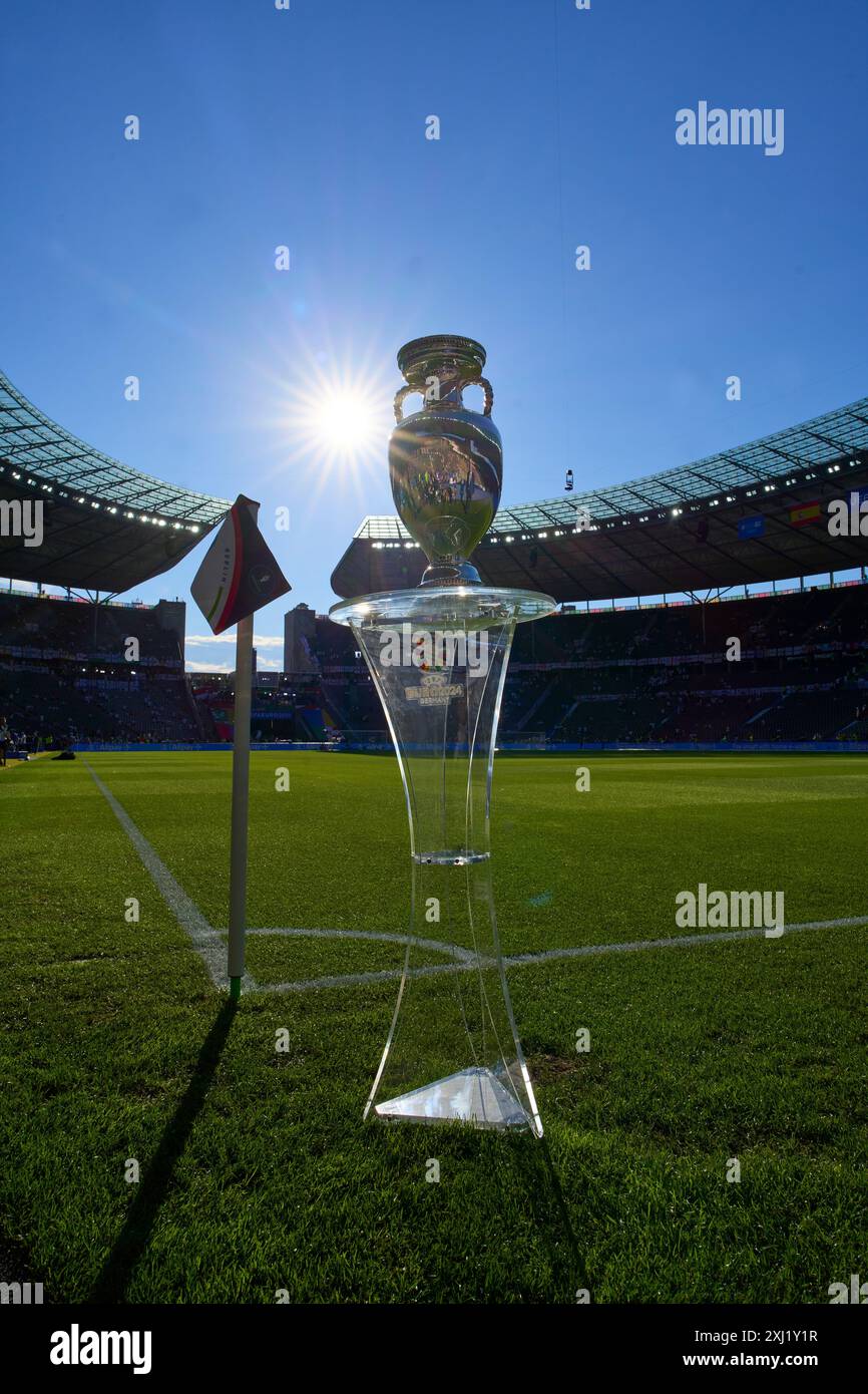 Berlin, Germany. 14th July, 2024. Europameister EM-Pokal, EM, Trophaee ...