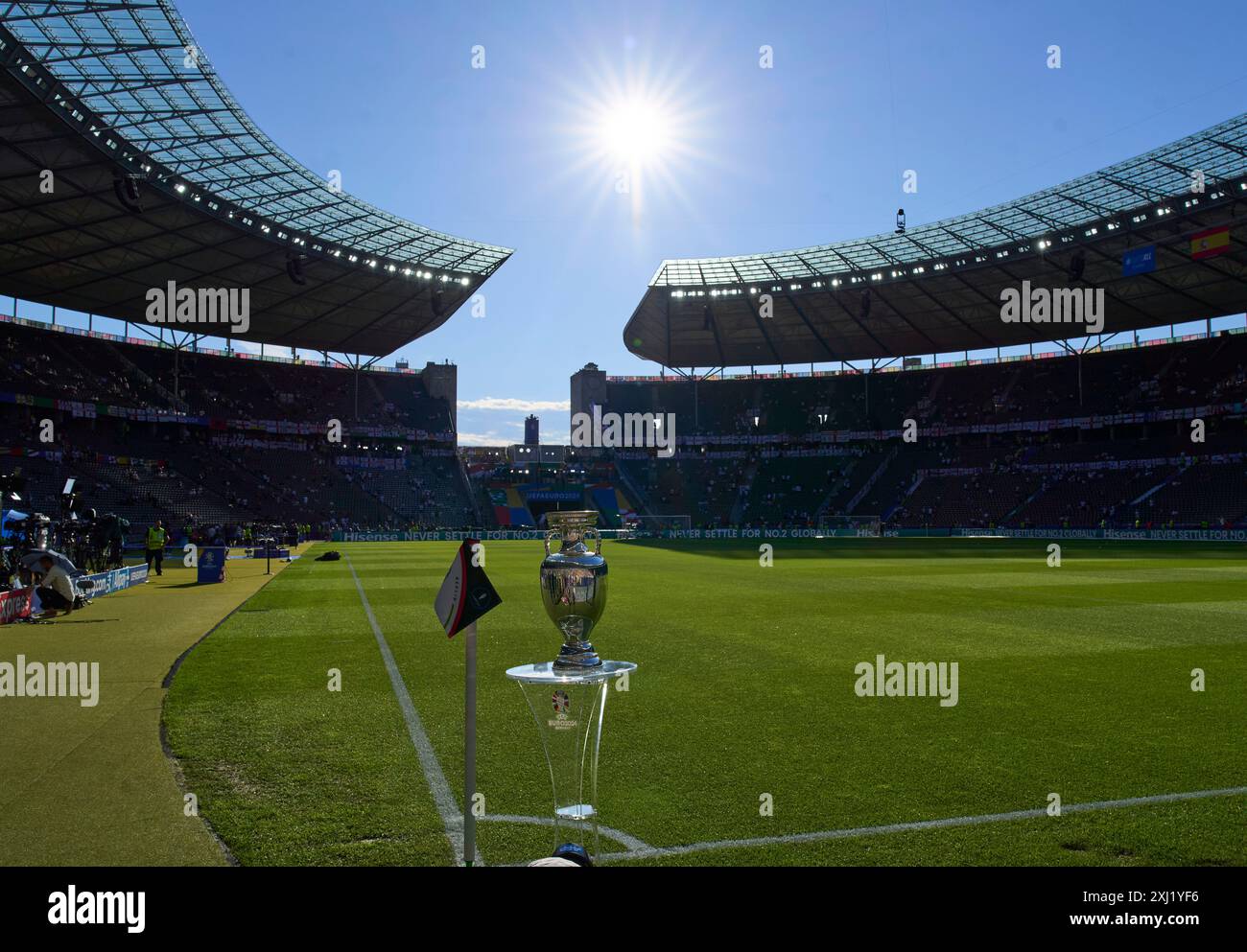Berlin, Germany. 14th July, 2024. Europameister EM-Pokal, EM, Trophaee ...