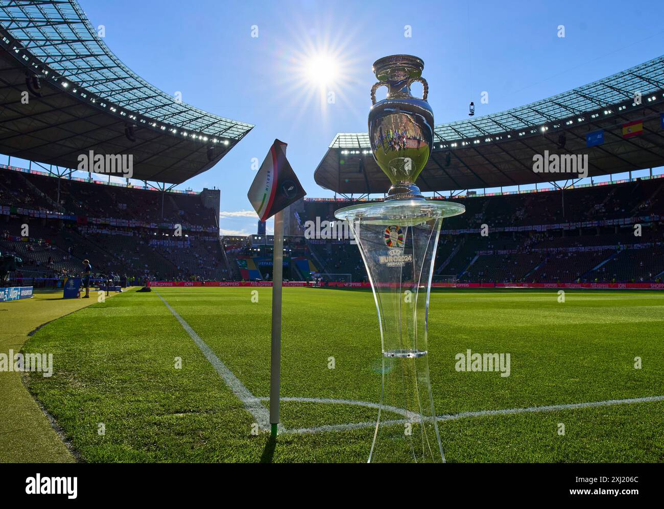 Berlin, Germany. 14th July, 2024. Europameister EM-Pokal, EM, Trophaee ...