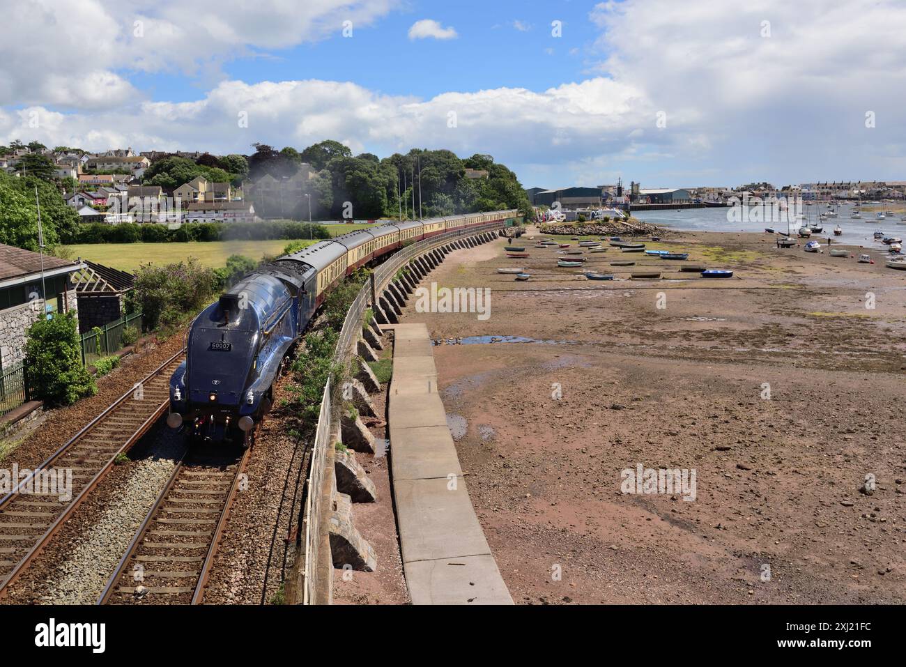 LNER Class A4 Pacific No 60007 Sir Nigel Gresley passing the Teign ...