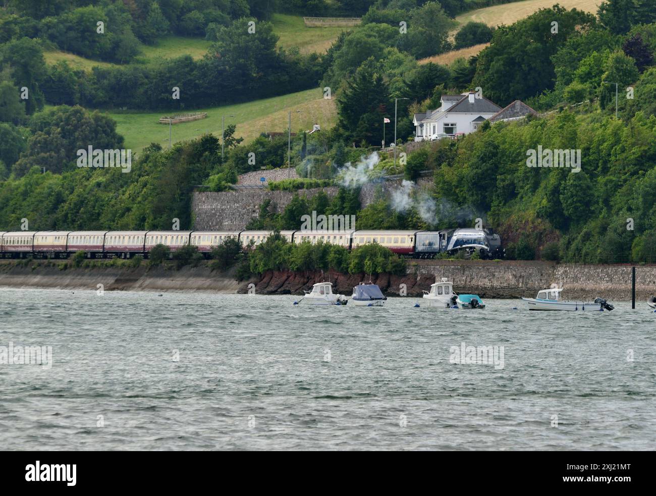LNER Class A4 Pacific No 60007 Sir Nigel Gresley alongside the Teign ...