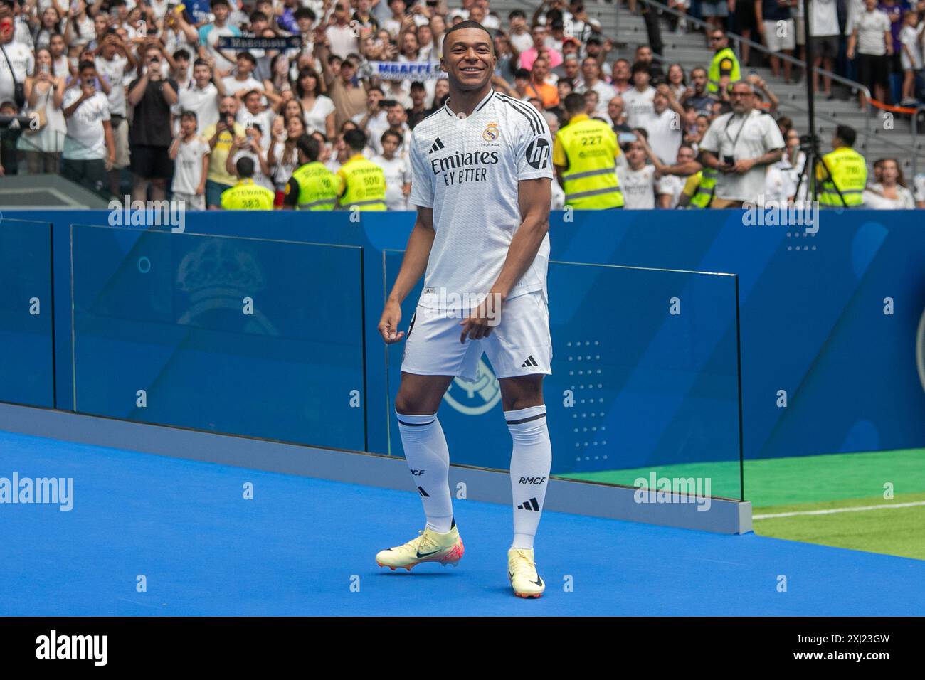 Mbappe 2024 presentation real madrid hi-res stock photography and ...