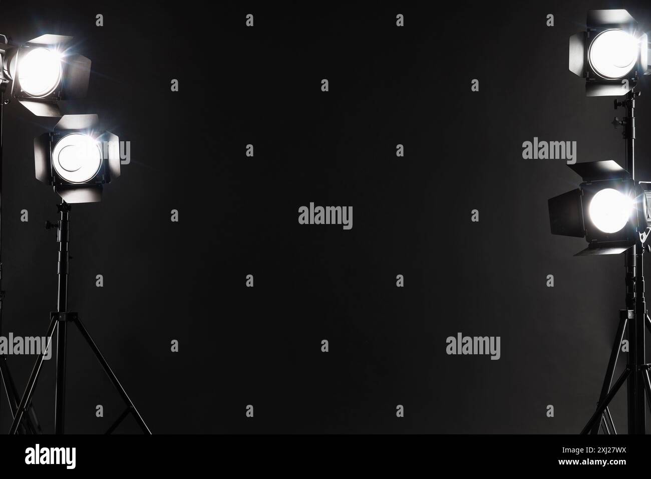 Dark setup hi-res stock photography and images - Alamy