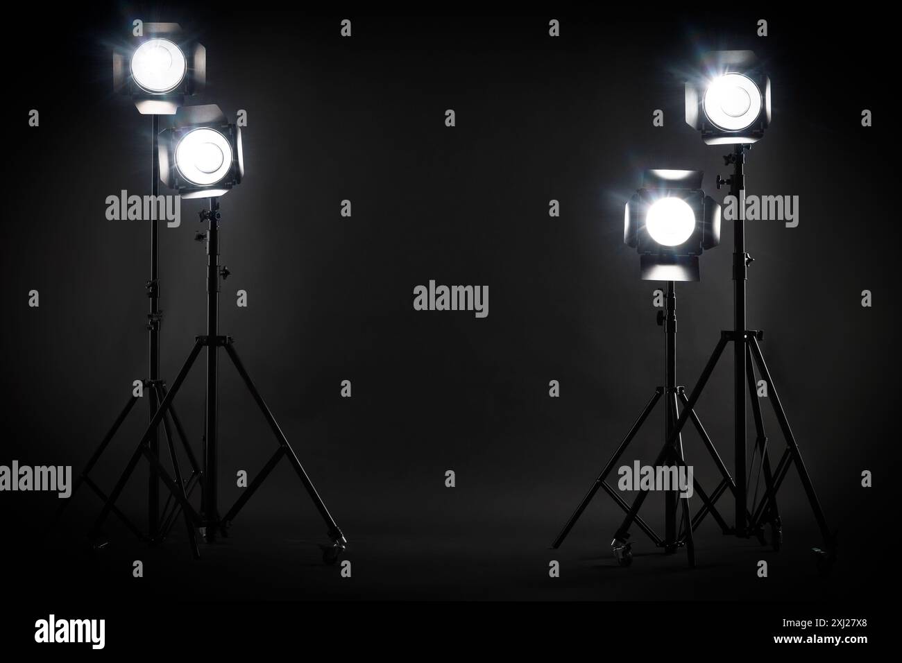 Dark setup hi-res stock photography and images - Alamy