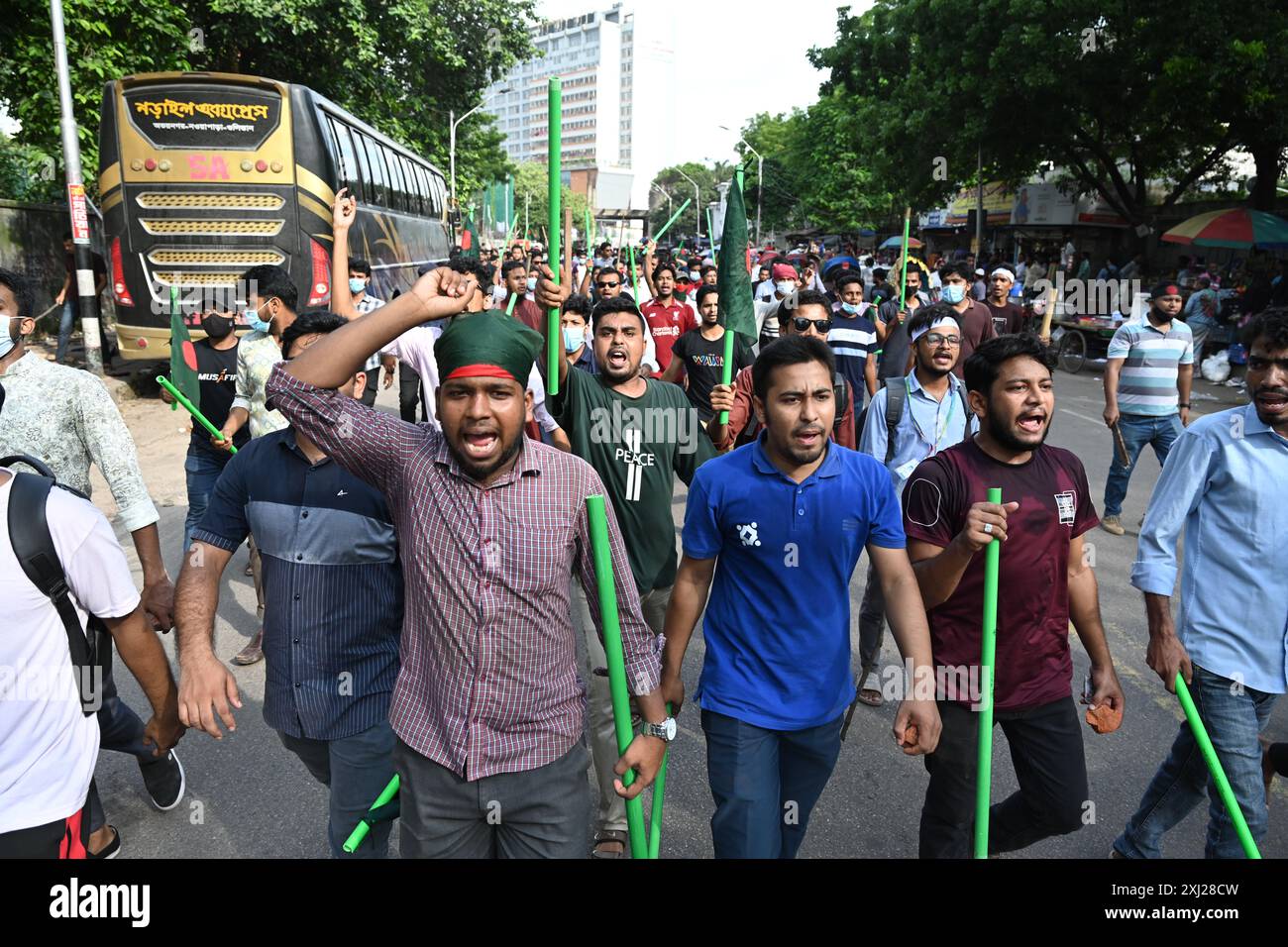 Anti-quota protesters shouting slogans during a demonstration at Dhaka ...
