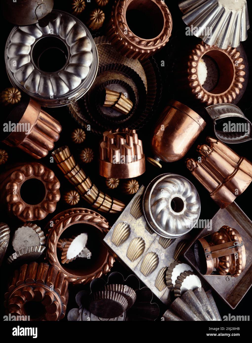 Moulds for pie hi-res stock photography and images - Alamy