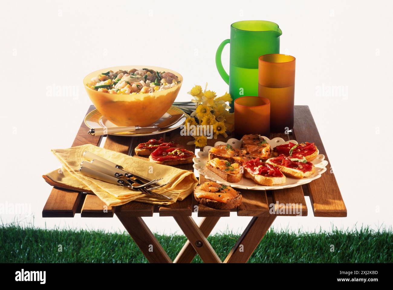 Picnic sea flowers glass hi-res stock photography and images - Alamy