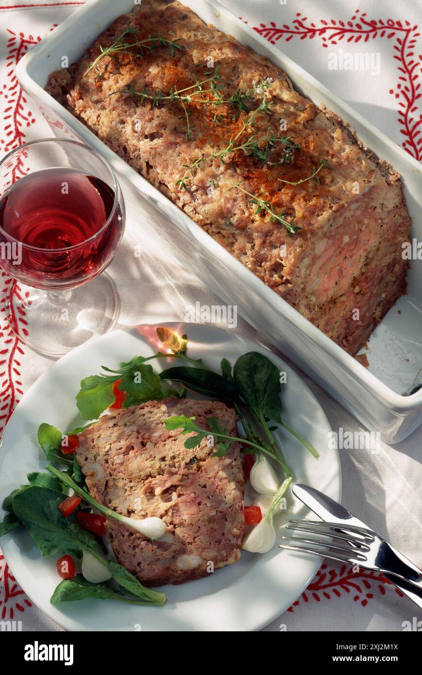 Slice pate tomato hi-res stock photography and images - Alamy