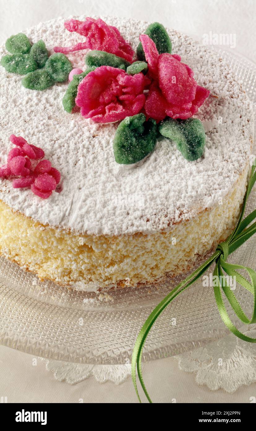 Sponge cake rose hi-res stock photography and images - Alamy