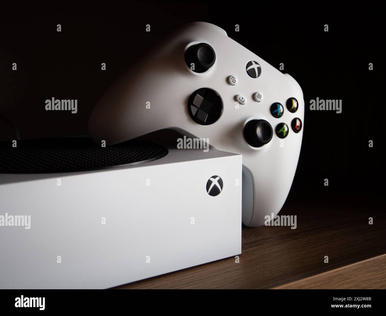 Xbox series s front side and xbox controller, black background XBOX ...