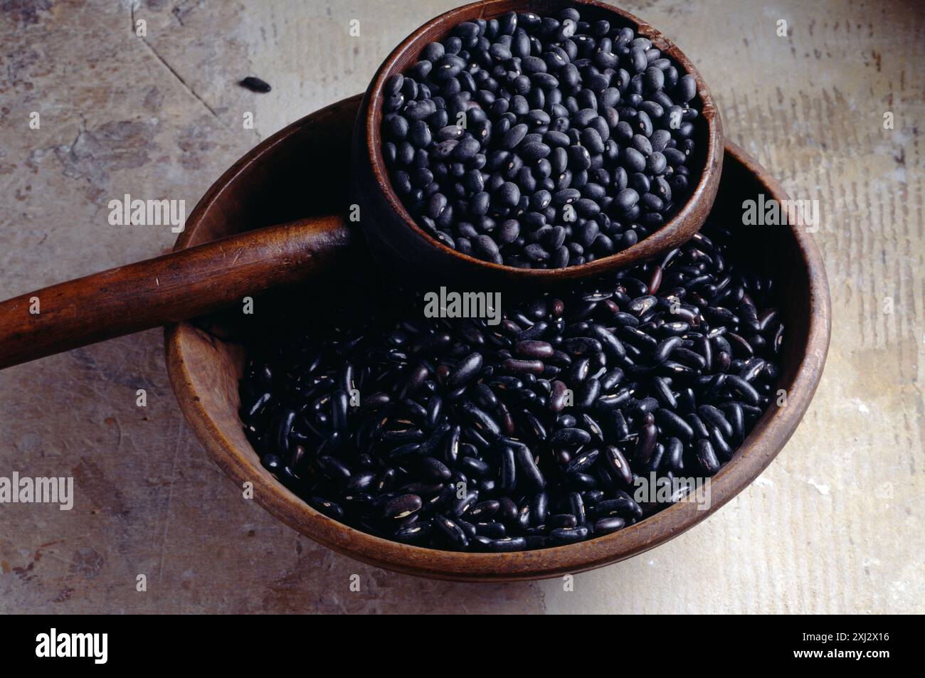 Two types of black beans Stock Photo - Alamy