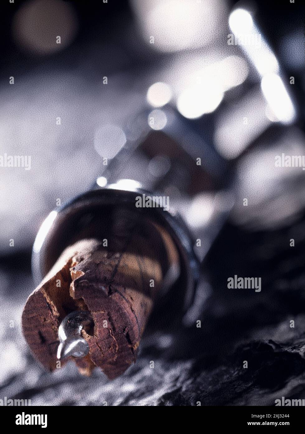 Wine cork broken hi-res stock photography and images - Alamy