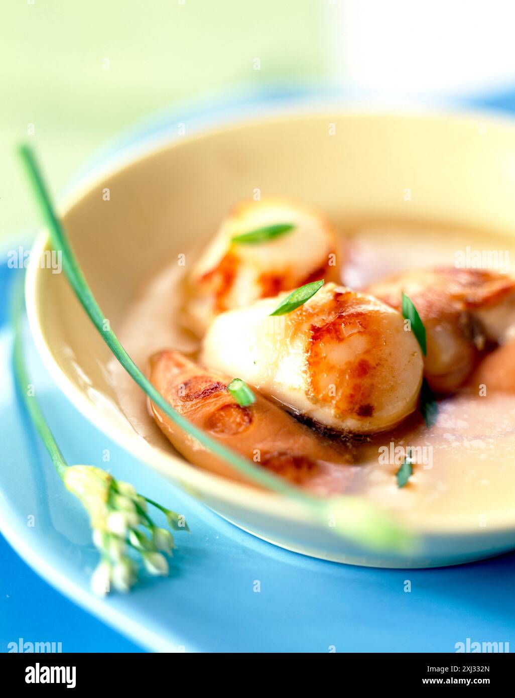 Scallop soup hi-res stock photography and images - Alamy
