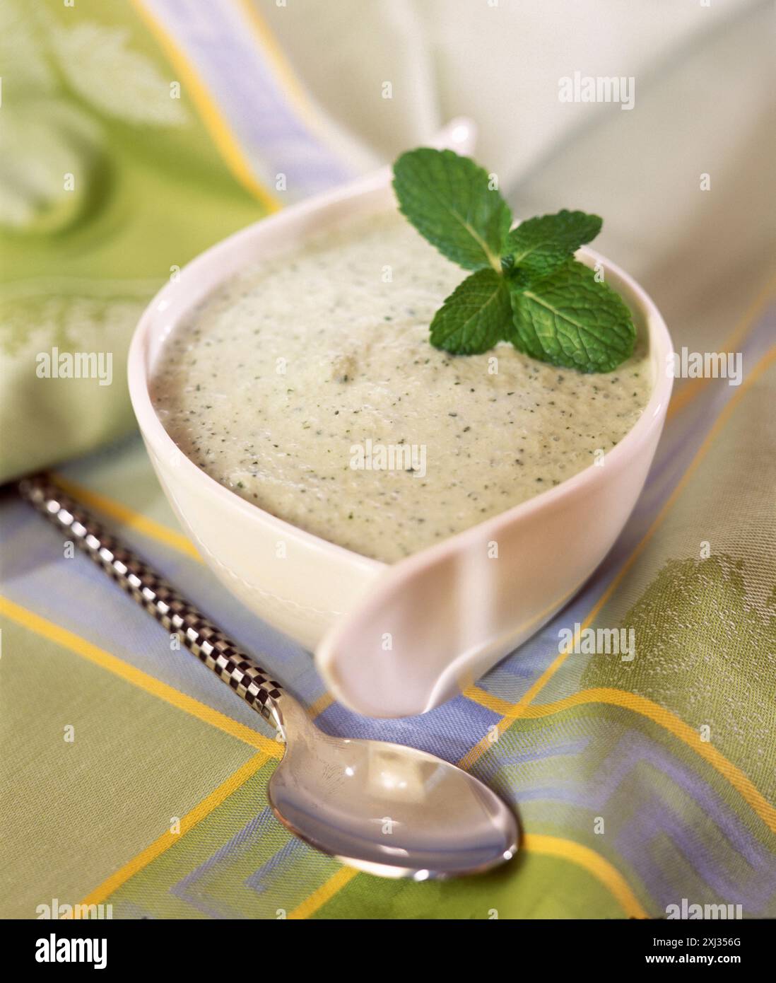 Chilled cream of cucumber soup Stock Photo - Alamy