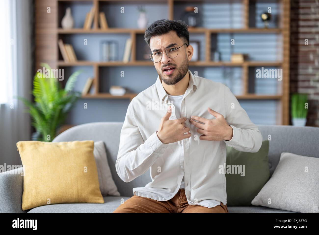 Consultation chest pain doctor hi-res stock photography and images - Alamy