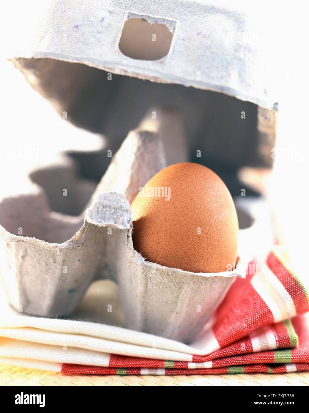 Box wrapping hi-res stock photography and images - Alamy