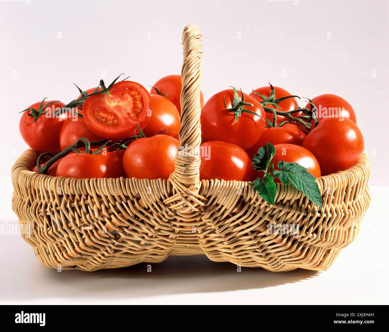 Tomato purchase hi-res stock photography and images - Alamy