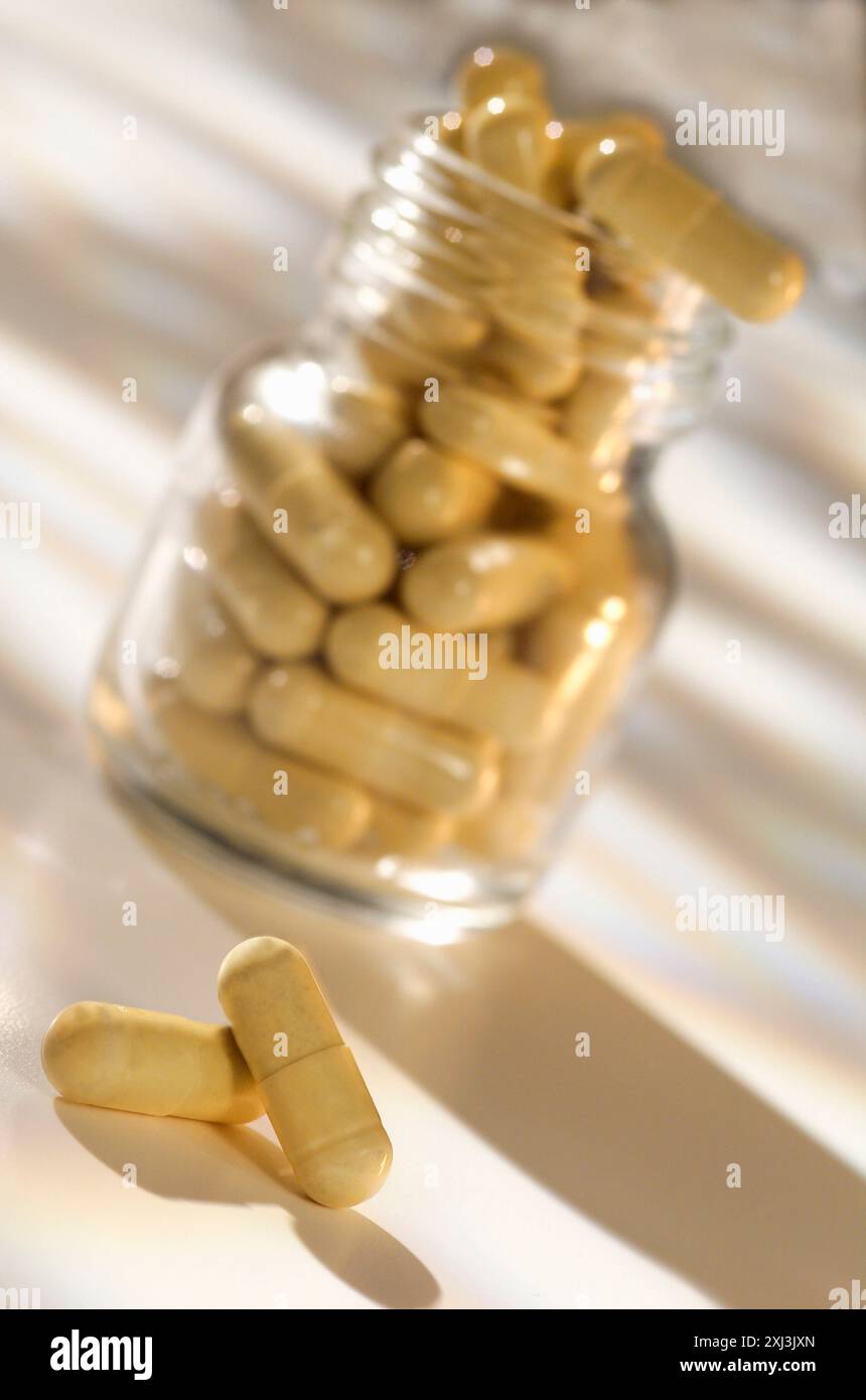 Vitamin food supplement medicine hi-res stock photography and images ...