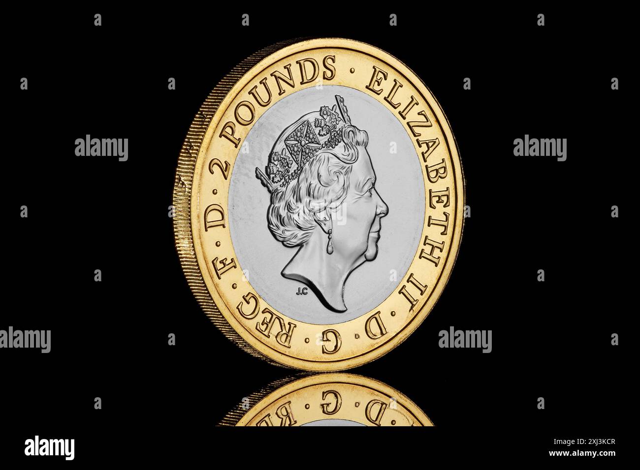 2019 £2 coin featuring the 5th coin portrait of Queen Elizabeth II by ...