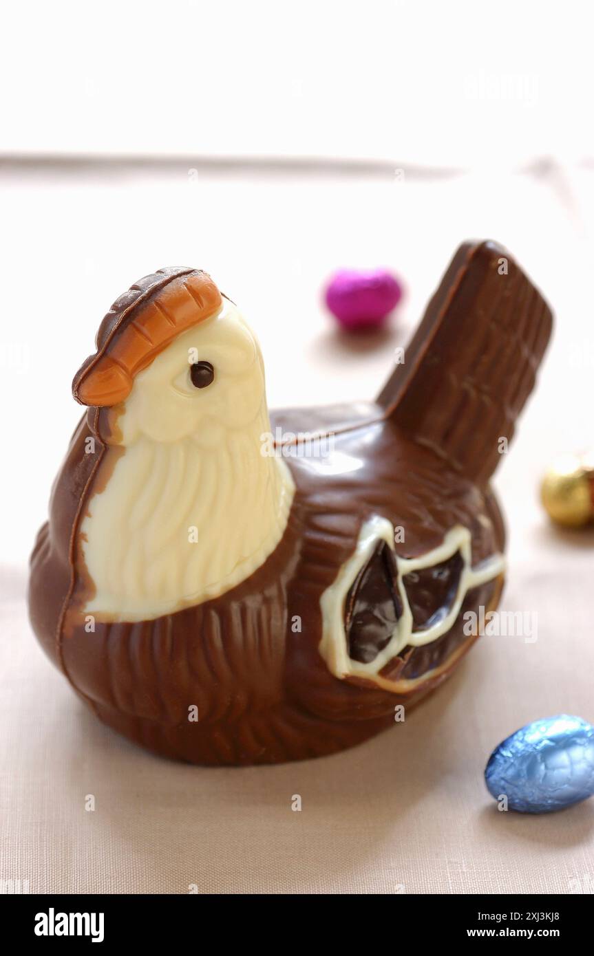 Chocolate hen hi-res stock photography and images - Alamy