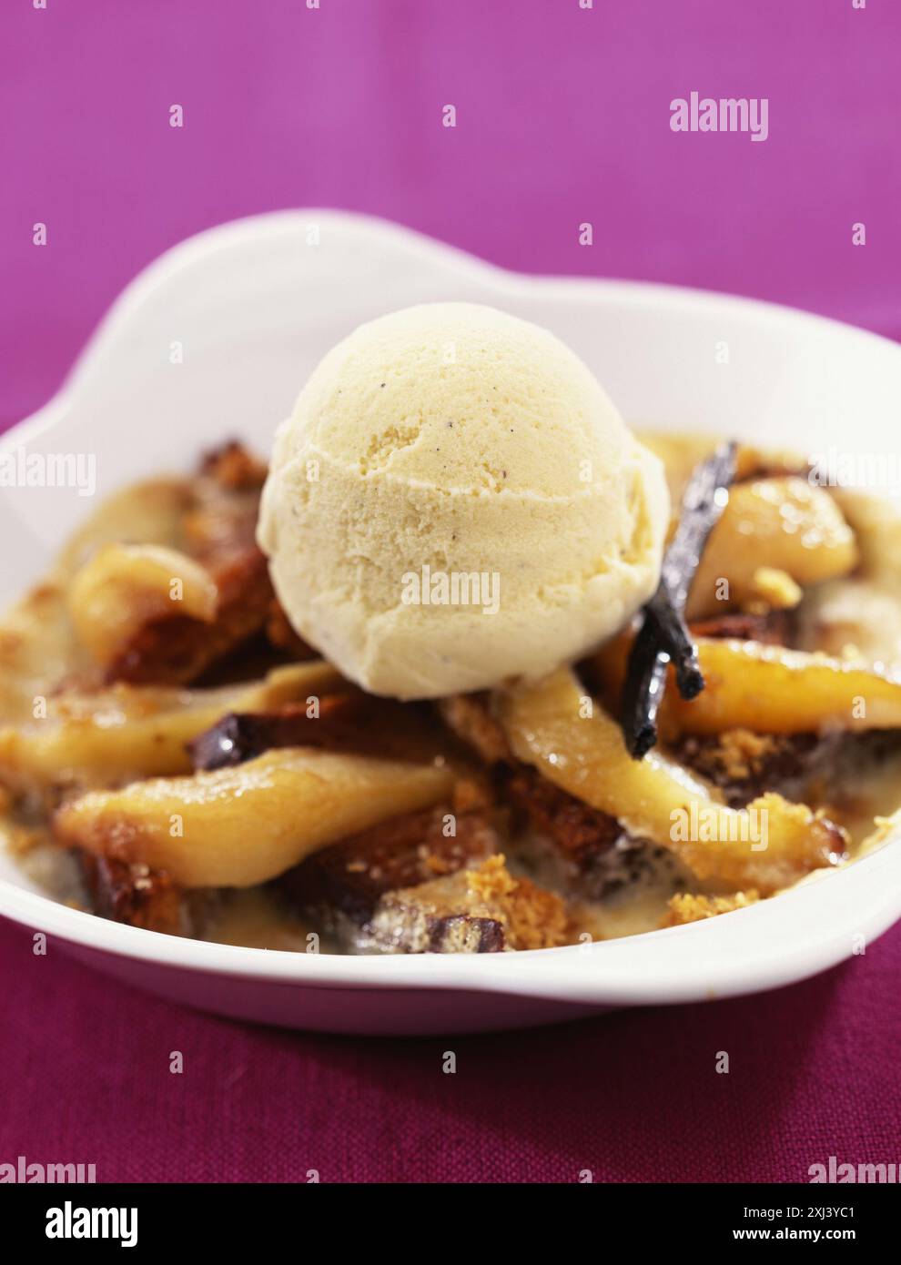 Gingerbread and pears with vanilla ice cream(topic : caramelized fruit ...