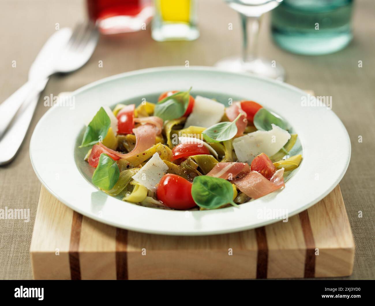 leek carpaccio (step by step: final Stock Photo - Alamy
