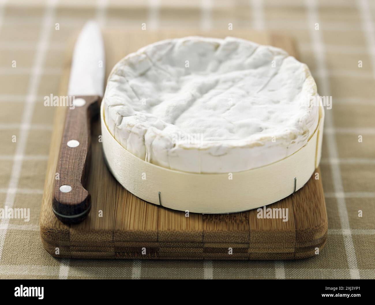 Camembert box hi-res stock photography and images - Alamy