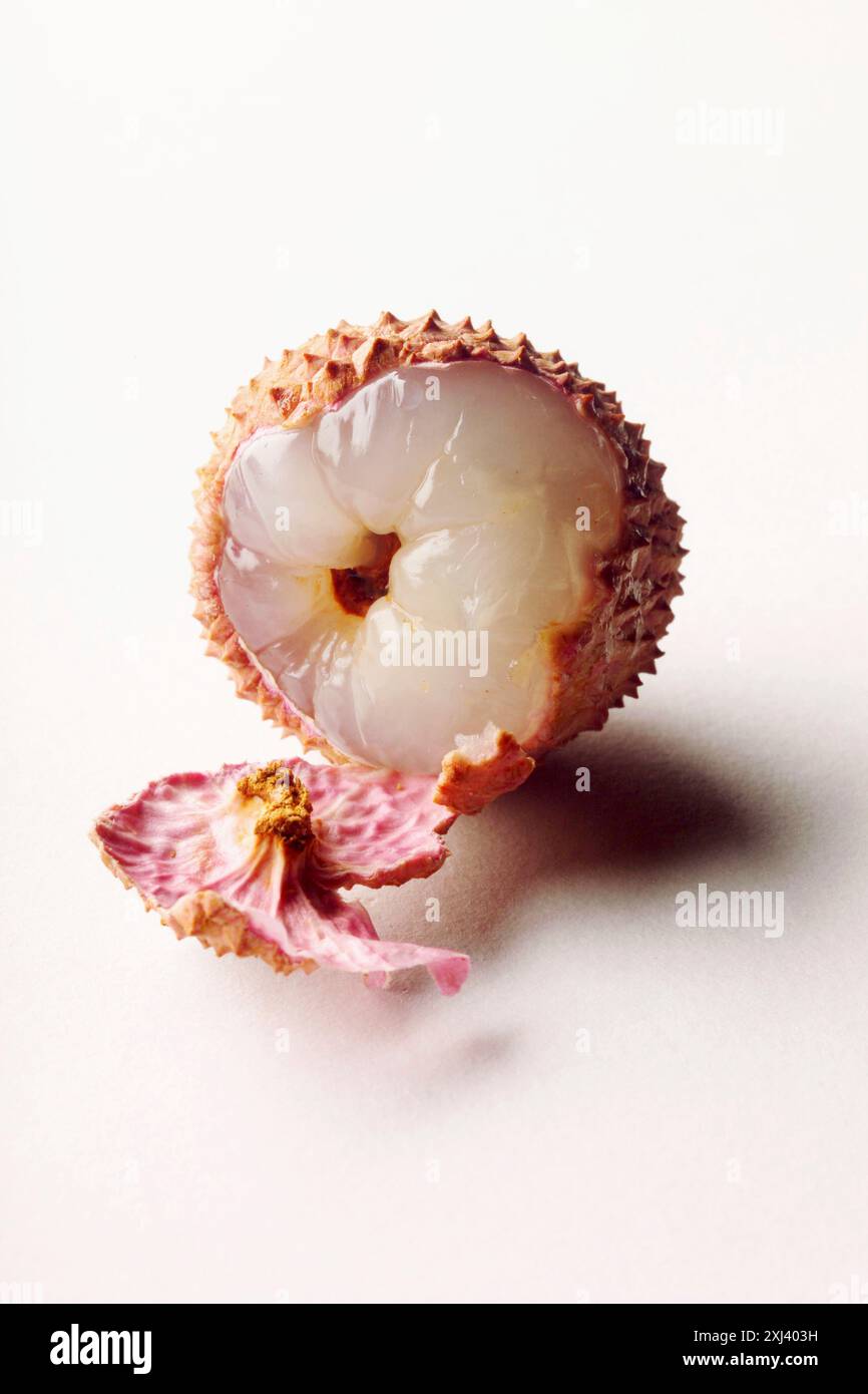 Lychee with shell hi-res stock photography and images - Alamy
