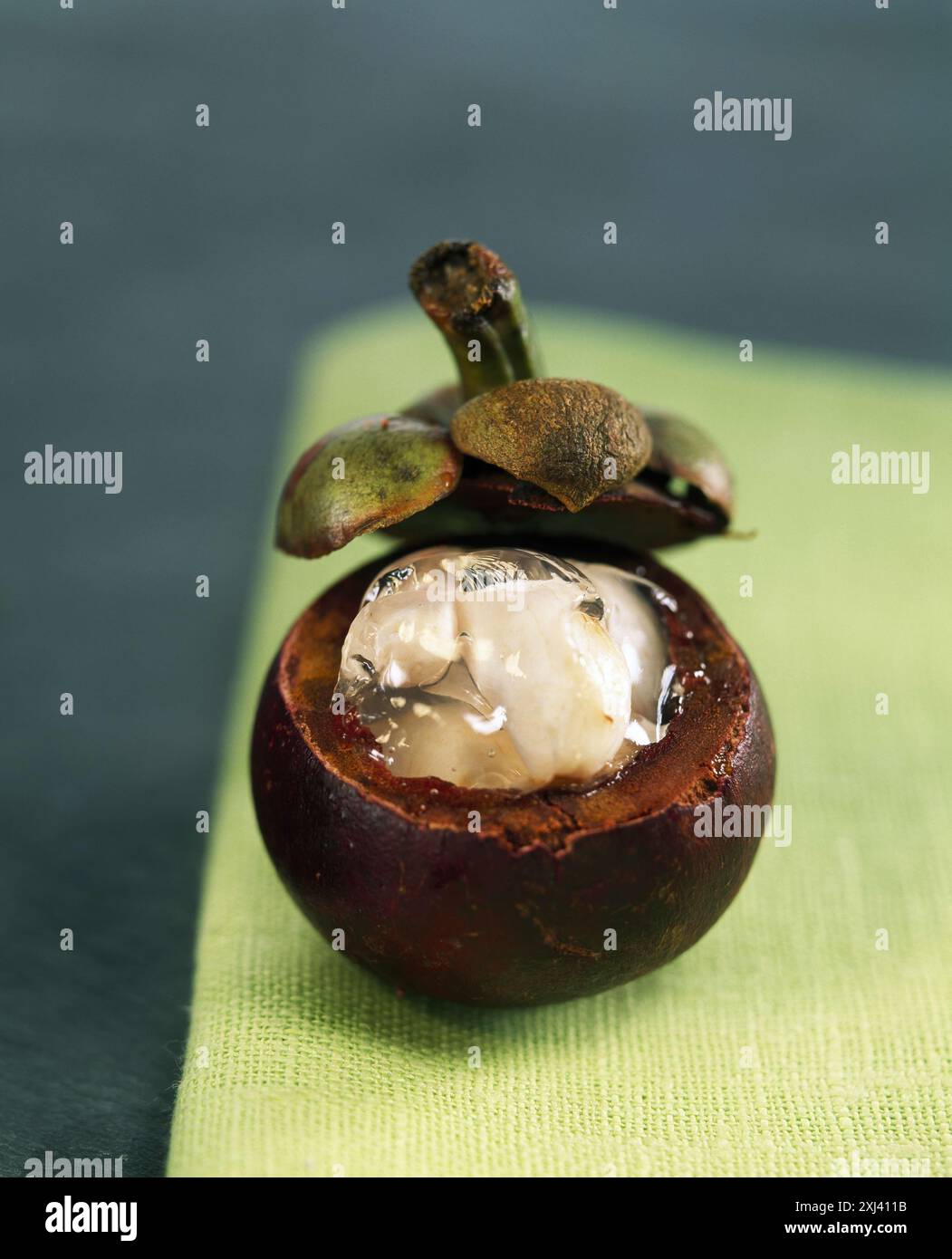 Mangoustan fruit hi-res stock photography and images - Alamy