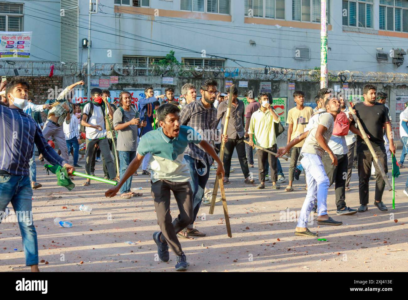 Quota protesters clash with Bangladesh Chhatra League (BCL) activists ...