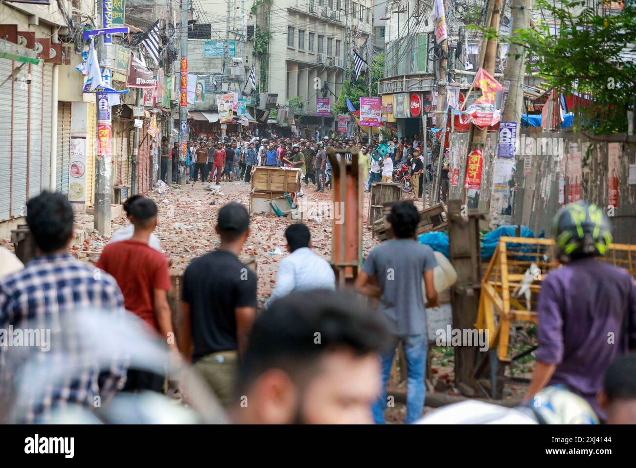 Quota protesters clash with Bangladesh Chhatra League (BCL) activists ...