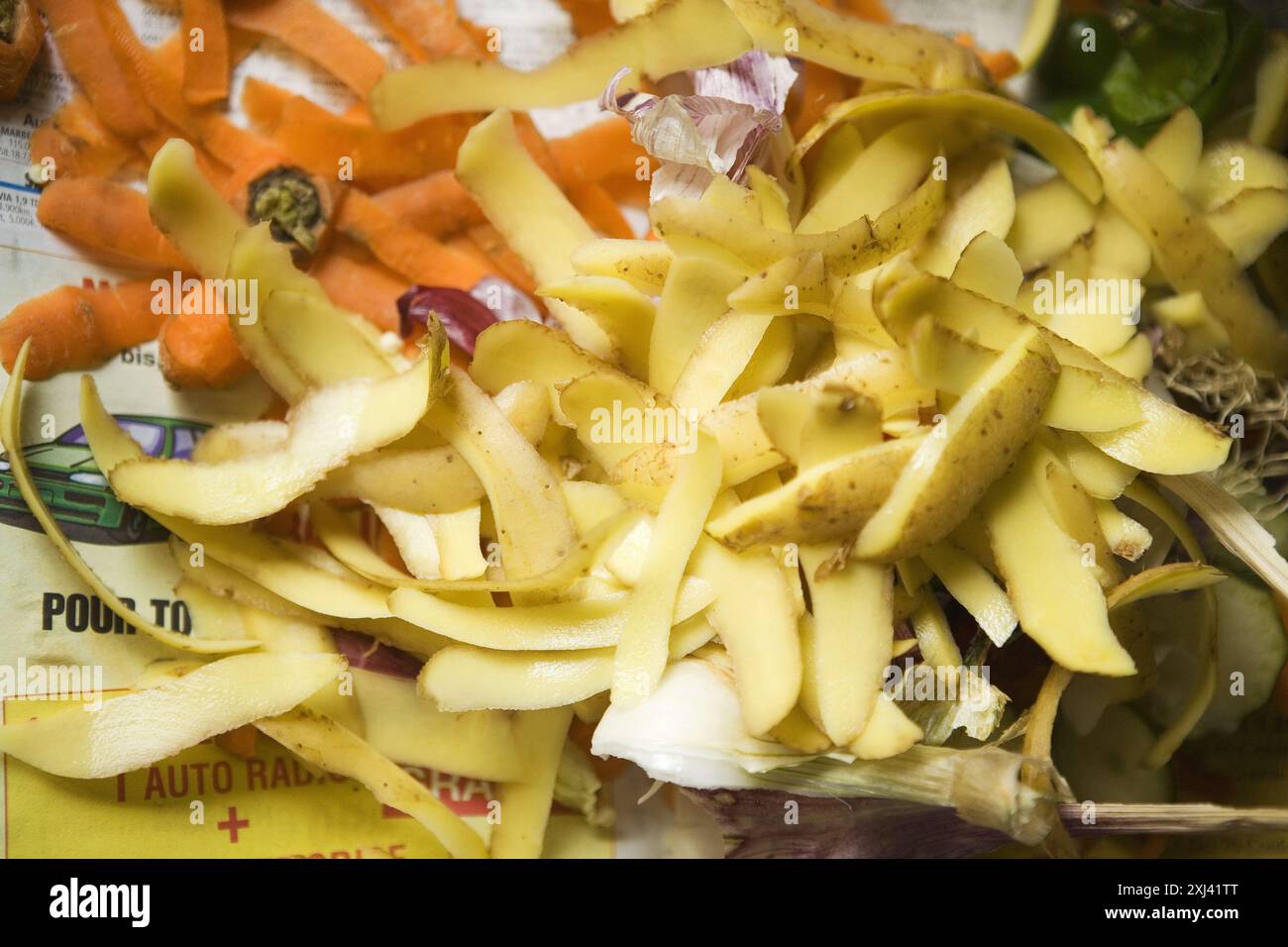 Vegetable peelings hi-res stock photography and images - Alamy