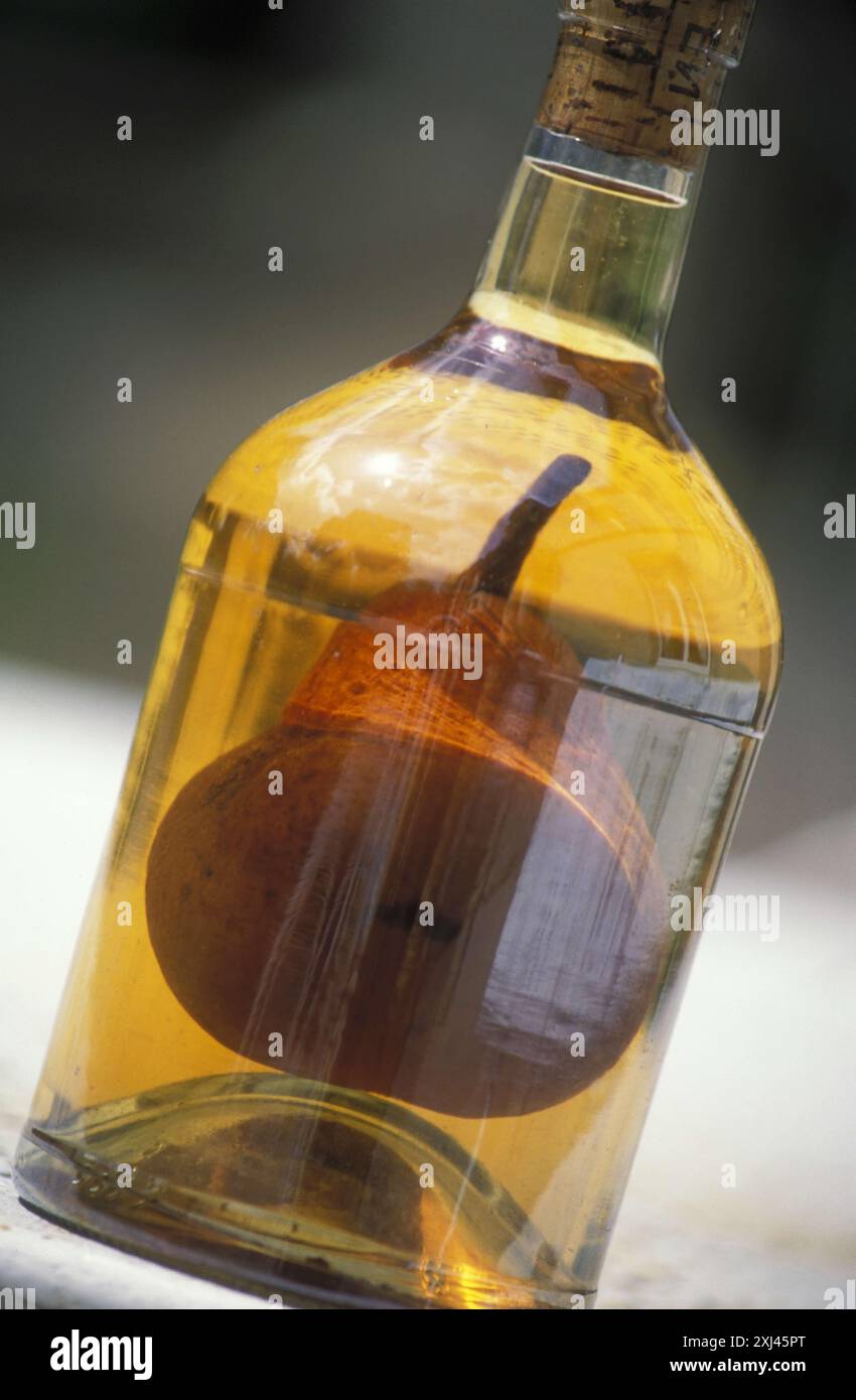 Pear liqueur hi-res stock photography and images - Alamy