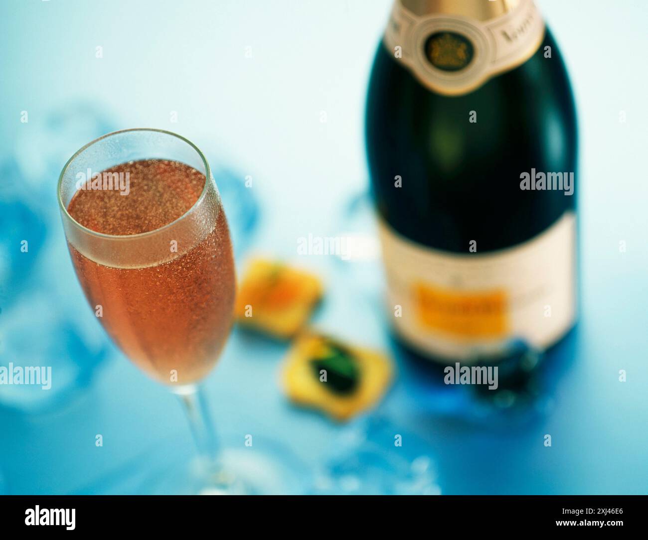 Champagne rose hi-res stock photography and images - Alamy