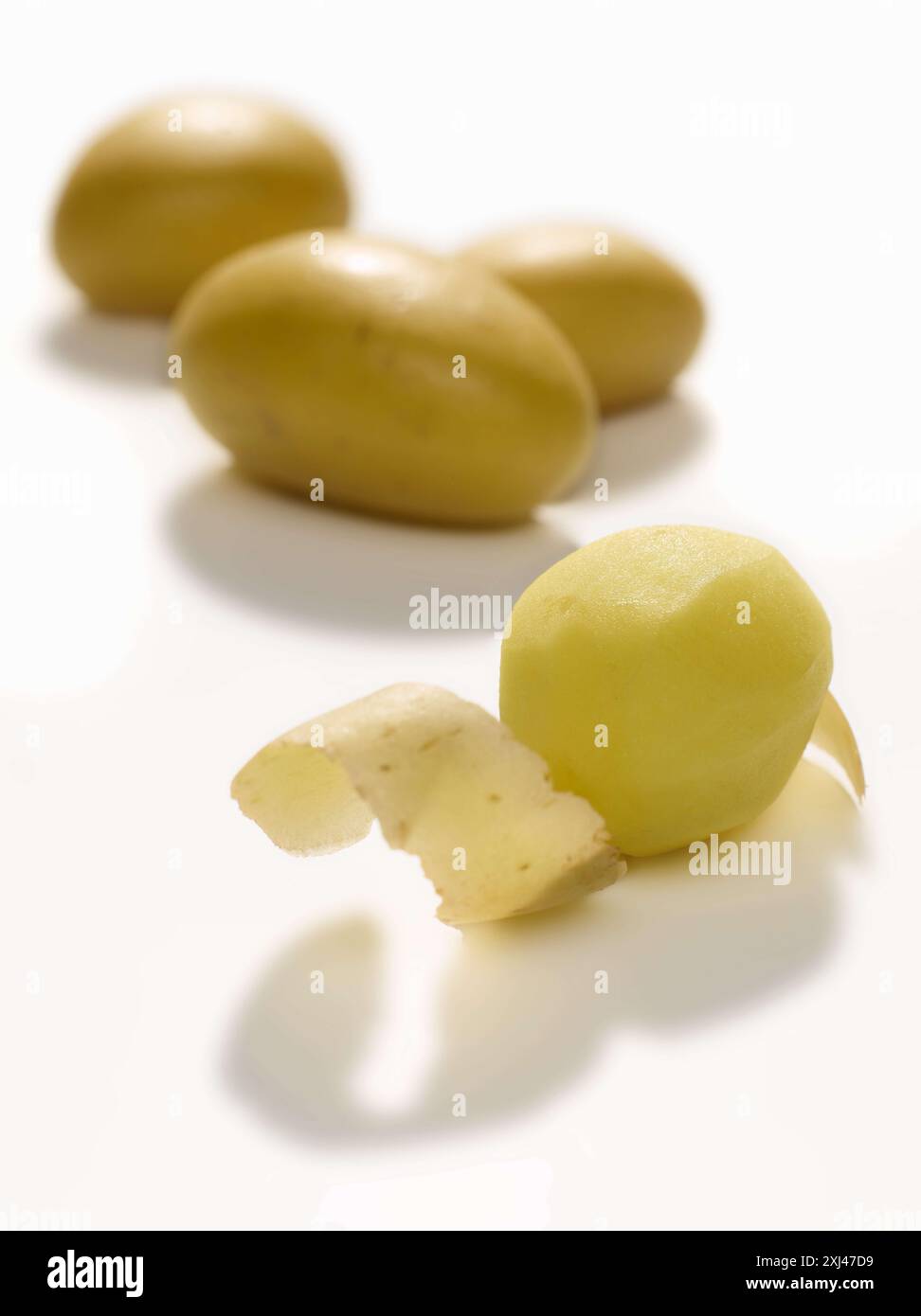 Peeling white potato hi-res stock photography and images - Alamy