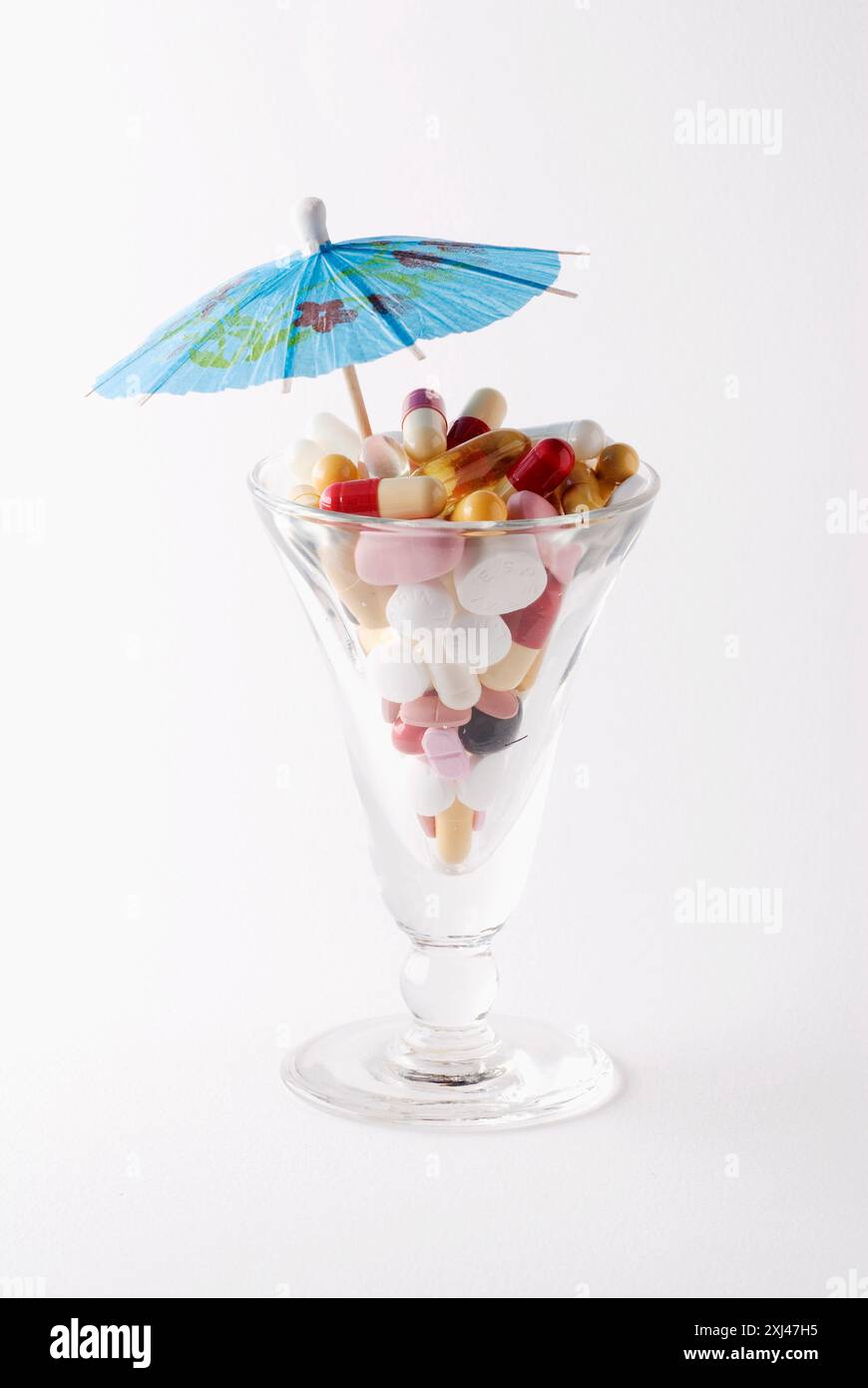 Pill cocktail hi-res stock photography and images - Alamy