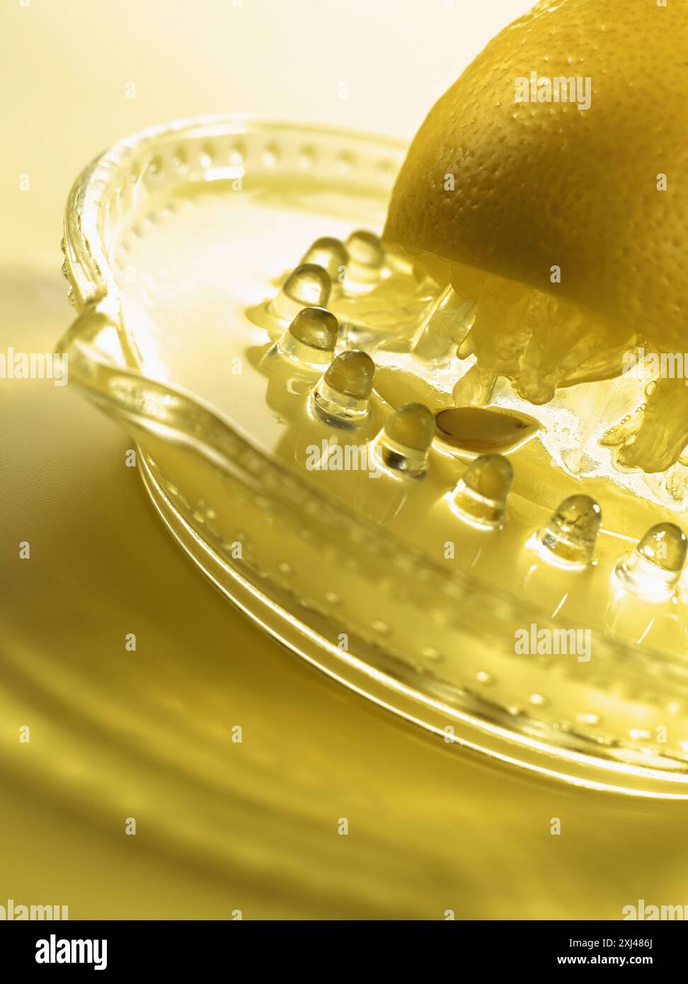 Lemon pulp hi-res stock photography and images - Alamy